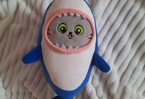 Плюшевая игрушка кот в акуле
