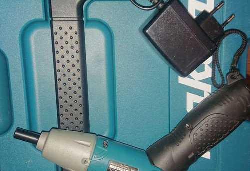 Отвёртка Аккумуляторная Makita 6723DW