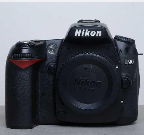 Фотоаппарат Nikon D90 body