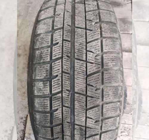 Yokohama Ice Guard IG50+ 215/60 R17