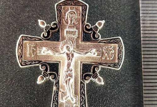 Крест серебряный нательный с распятием