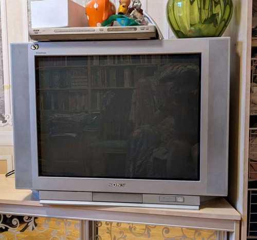 Телевизор с ЭЛТ Sony trinitron