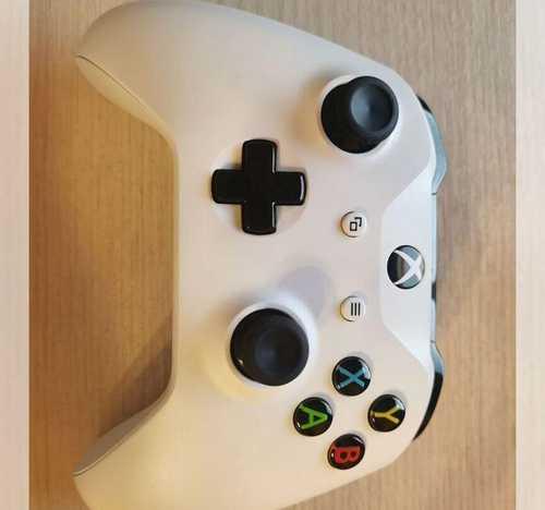 Геймпад Xbox One белый