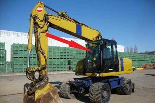 На Caterpillar 315/313/318 Стекло лобовое верхнее