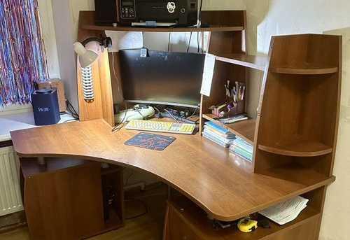 Компьютерный стол. Письменный стол. Большой