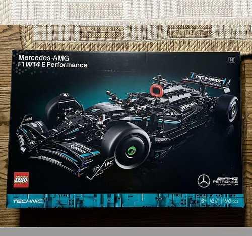 Lego Technic 42171 Mercedes AMG F1 W14 оригинал