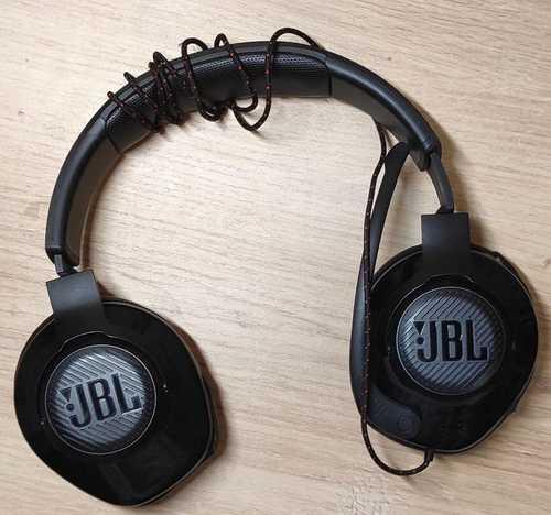 Проводные наушники JBL quantum 200