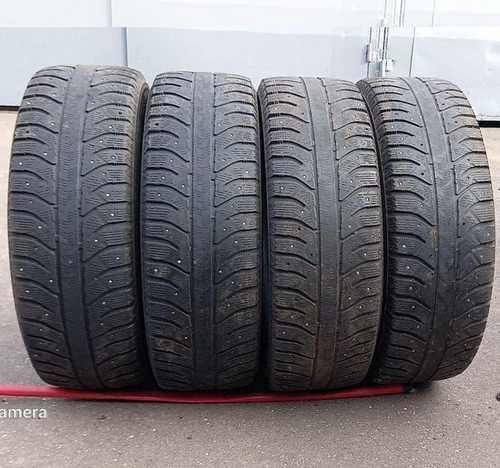 Bridgestone Ice Cruiser 7000 215/65 R16