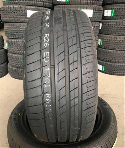 Kapsen RS26 255/40 R20