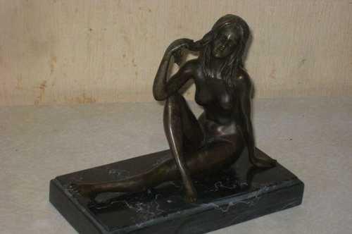 Статуэтка голая девушка бронза мрамор 60-Х годов С