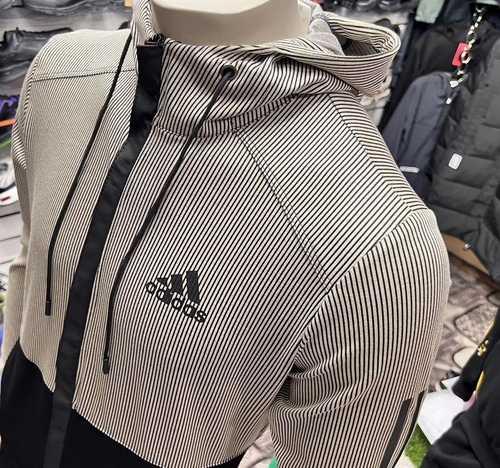 Спортивный костюм adidas