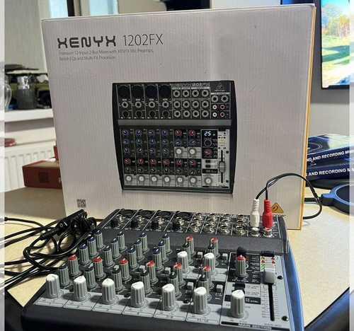 Behringer Xenyx 1202SFX аналоговый микшер