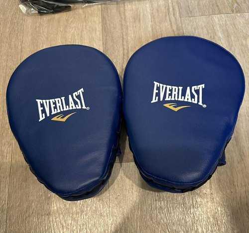 Боксерские лапы everlast и venum