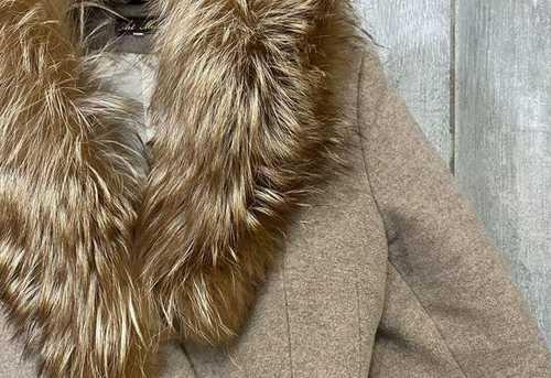 Пальто женское зимнее с натуральным мехом