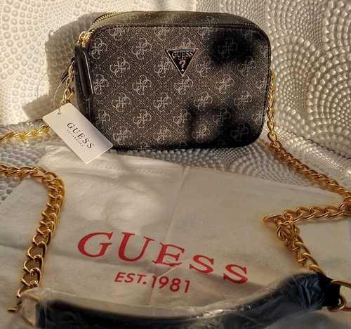 Чёрная женская сумка Guess с монограммой