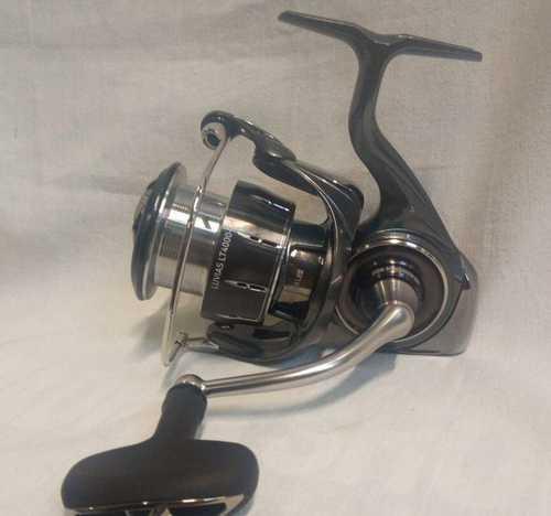 Катушка Daiwa 24 Luvias PC LT 4000XH 9bb,6.2:1,215