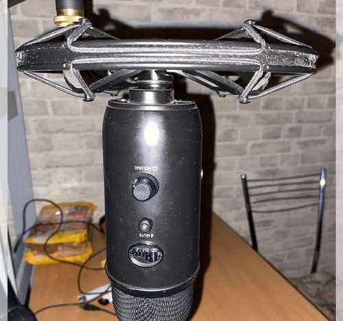 Микрофон Blue yeti