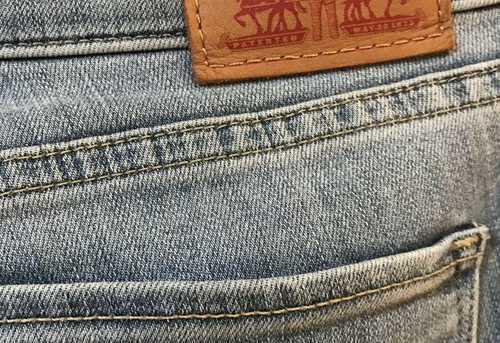 Женские джинсы Levi's р 30, модель 712 slim