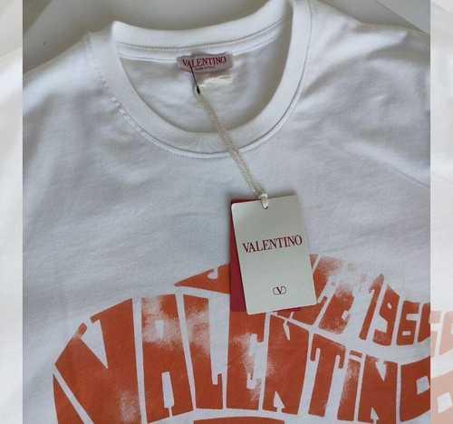 Футболка Valentino