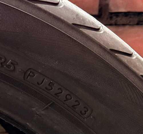 Yokohama Advan Sport V105 275/40 R22