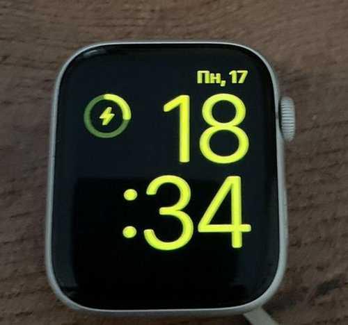 Apple watch series 5 44