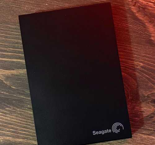 Переносной жёсткий диск Seagate 1TB