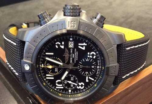 Часы мужские Breitling Avenger V13317101B1X1