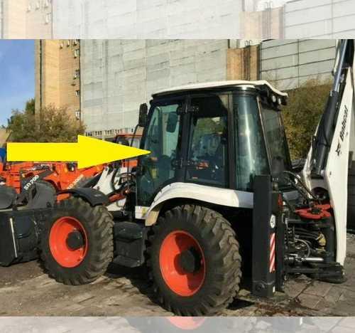 Стекло Bobcat B700/730/750/780 дверное левое (закаленное )