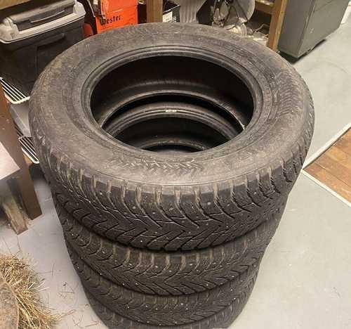 Nokian Tyres Hakkapeliitta 8 SUV 215/65 R16 102T