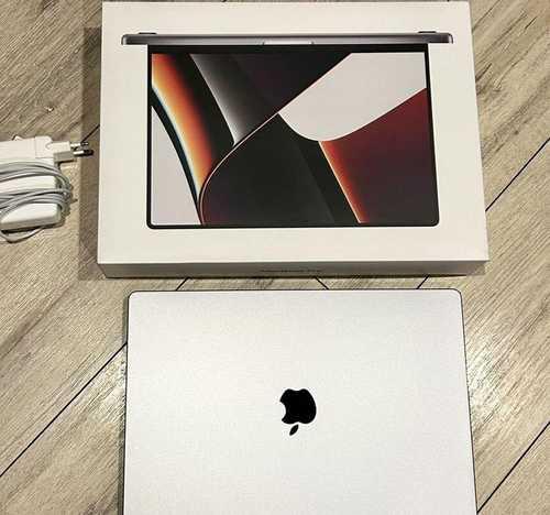 Apple MacBook Pro 16/16gb /512gb на m1