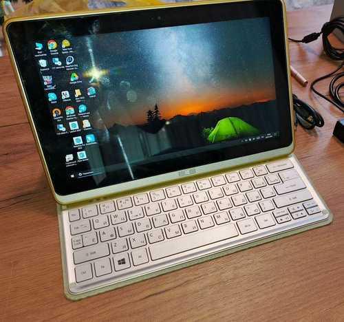 Acer Iconia Tab W700 (ноутбук-планшет на Windows)