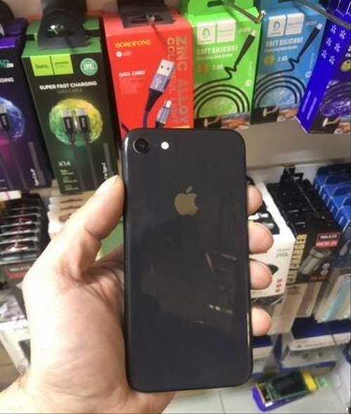 iPhone 8 на 64Gb чёрный б/у