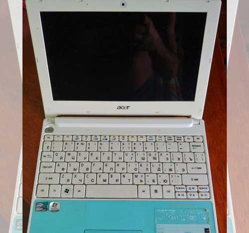 Нетбук Acer aspire one happy