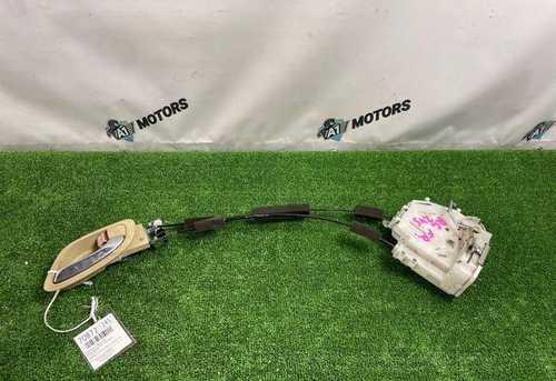 Замок двери передний правый Honda Stepwgn RG1 K20A
