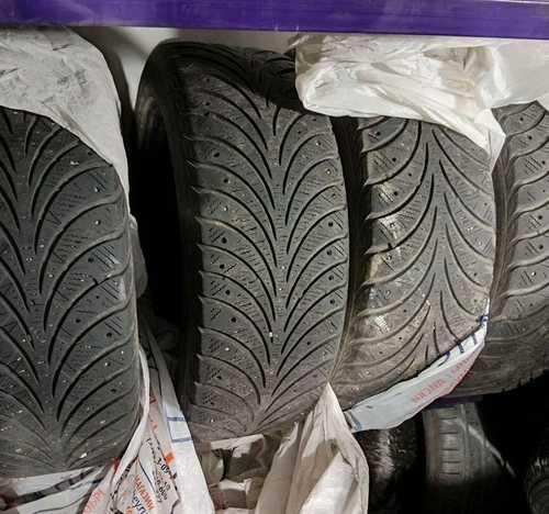 Goodyear 4x4 UG Ice Navi 215/55 R17