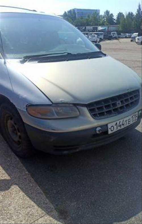 Бампер передний Dodge Caravan 2001-2008