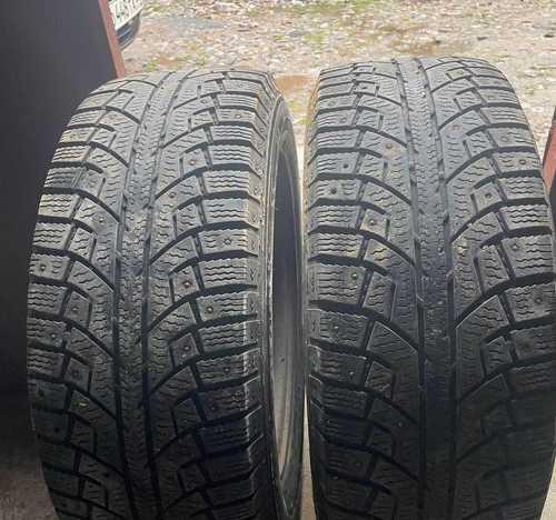 Aeolus Ice Challenger 215/60 R16 95T