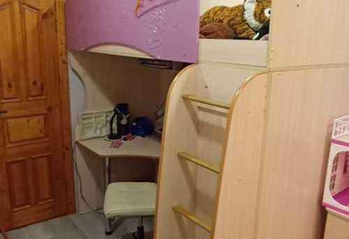 Двухъярусная кровать со шкафом и столом