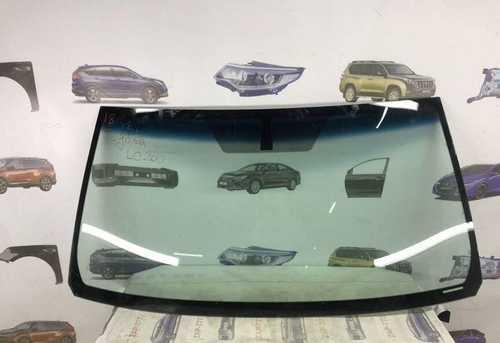 Лобовое стекло Toyota Land Cruiser 200