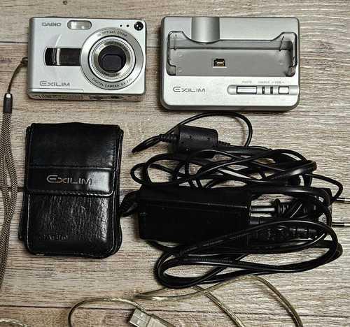 Фотоаппарат цифровой Casio Exilim EX-Z30