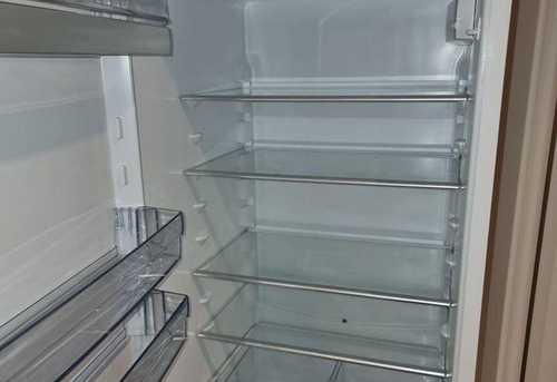 Встраиваемый холодильник AEG scb618f3ls