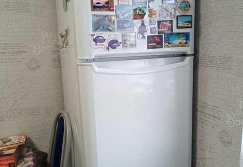 Холодильник indesit работает без нареканий