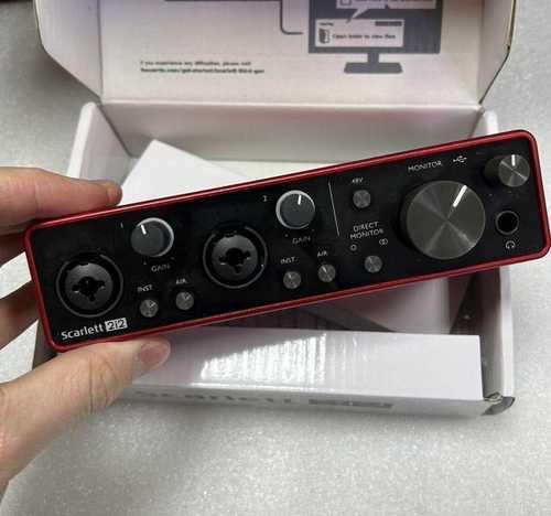 Звуковая карта Focusrite Scarlett 2i2