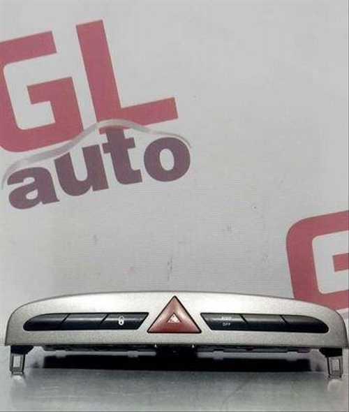 Кнопка аварийки Peugeot 308