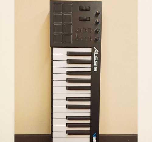 Миди клавиатура Alesis V25