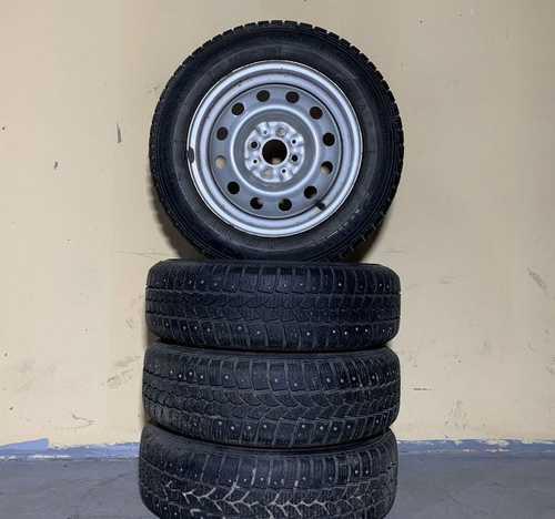 Kormoran Stud 175/65 R14 82T