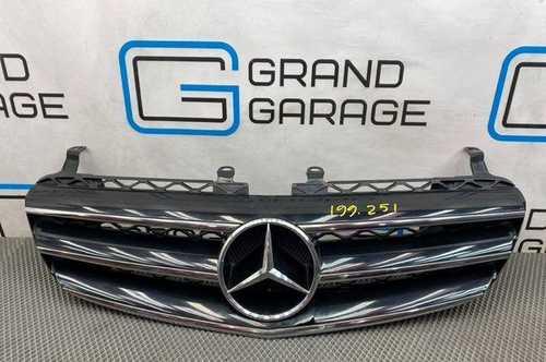 Решетка радиатора Mercedes R-Class W251 272.967