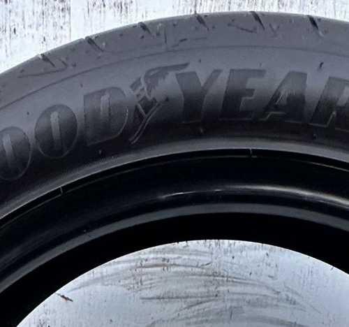 Goodyear Eagle F1 Asymmetric 3 SUV 245/45 R20 99V