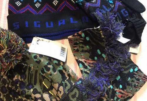 Шапка и варежки desigual
