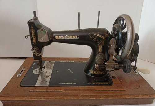 Швейная машинка старинная антикварная